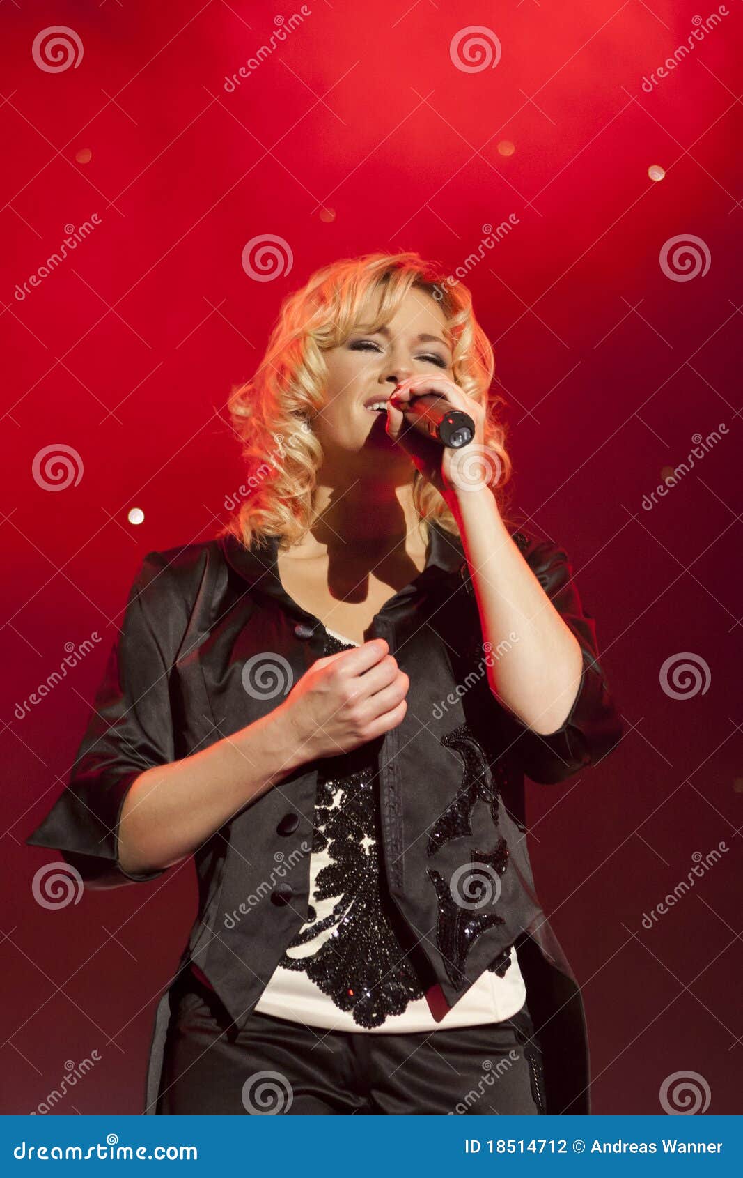 Helene Fischer in concert editorial photography. Image of concert ...
