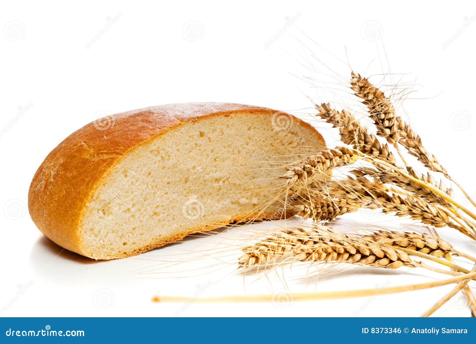 Helft De Geïsoleerdee Van De Broodbrood En Tarwe Aren, Stock Foto ...