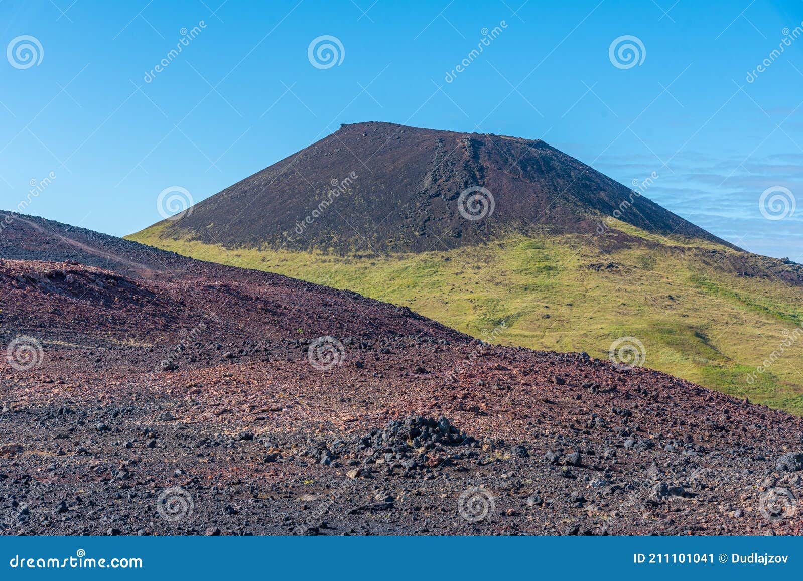 Helgafell Vulkan in Island Heimaey Insel in Stockbild - Bild von ...