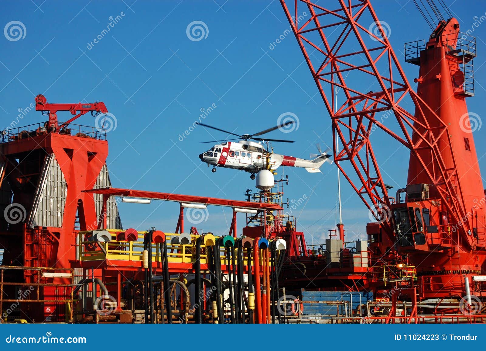 Helicopter Landing on a Semi Submergible Rig. Stock Image - Image of ...