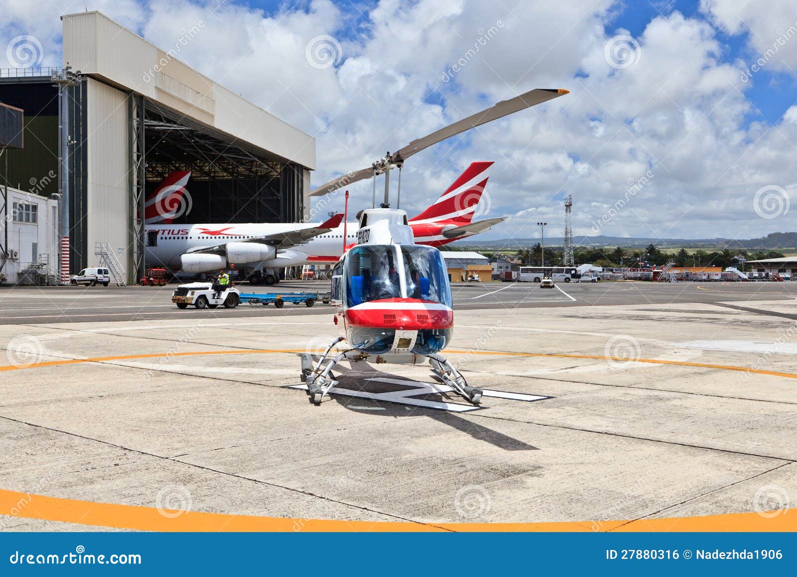 Helicopter in Mauritius editorial photo. Image of landing - 27880316