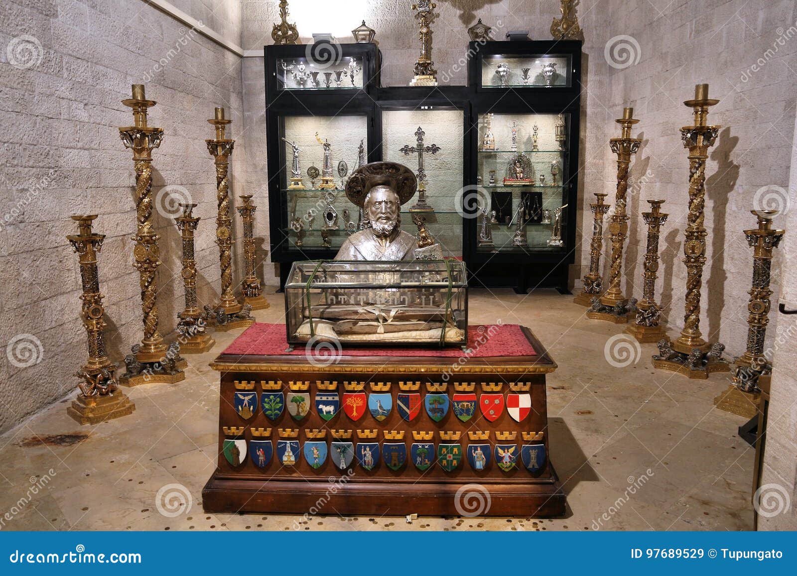 Heliga reliker fotografering för bildbyråer. Bild av nicola - 97689529