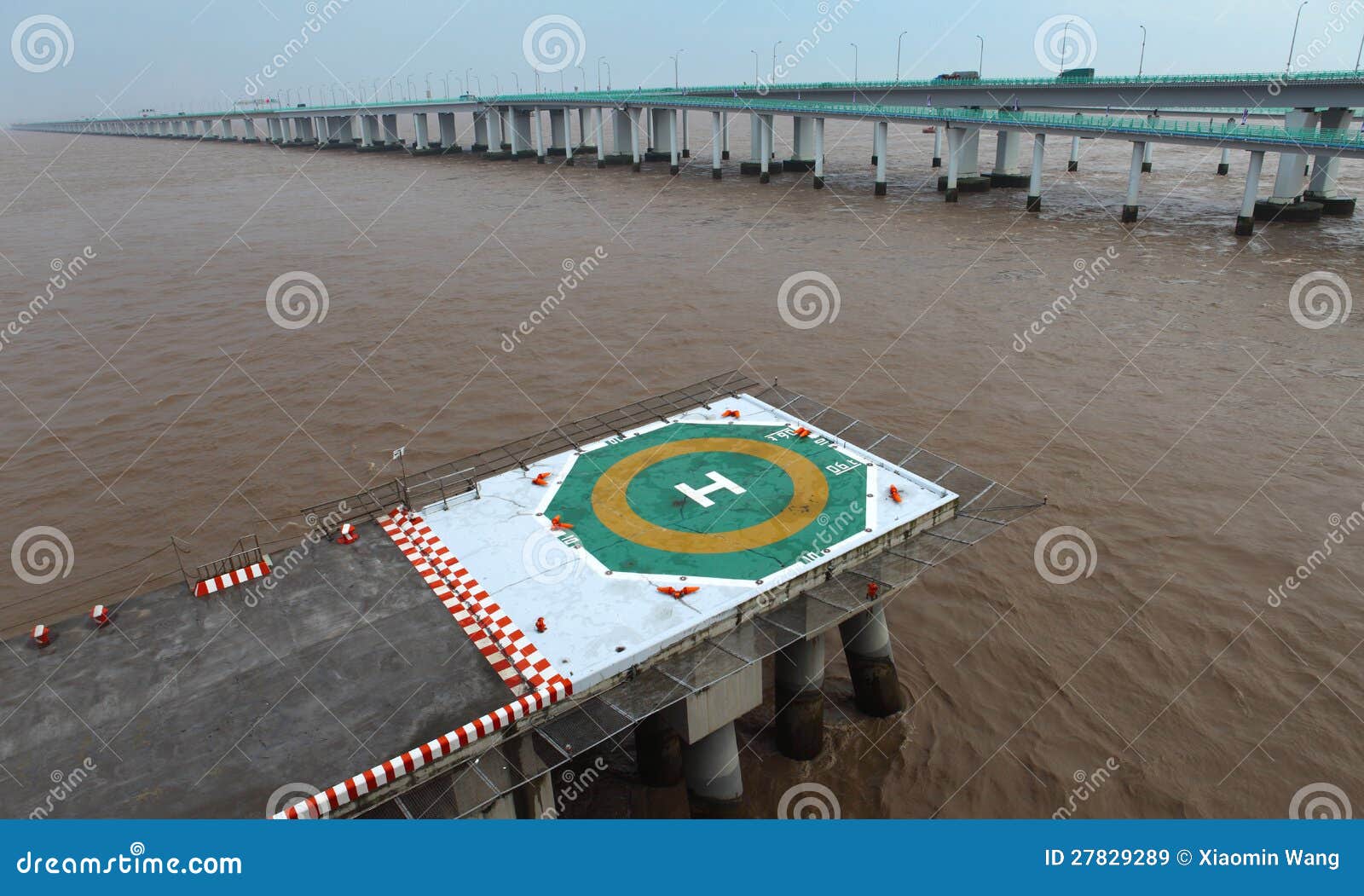 Helipad Royalty-Free Stock Photography | CartoonDealer.com #27829289