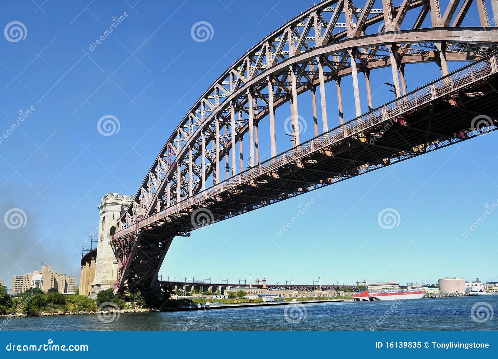 Hell Gate Bridge in Astoria Stock Image - Image of river, architecture ...