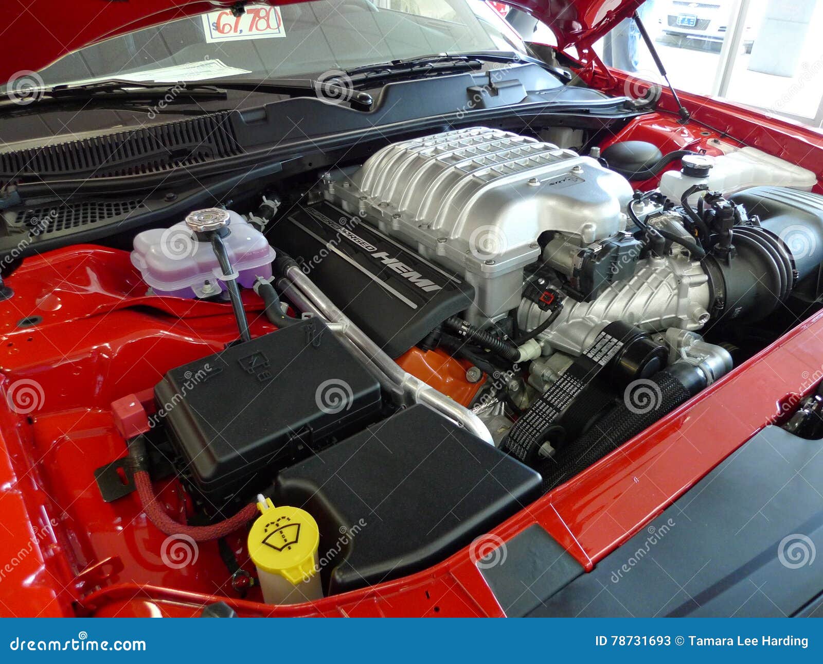 Hellcat Van Dodge Eiser, Motor, Op Toonzaalvloer Redactionele Stock ...