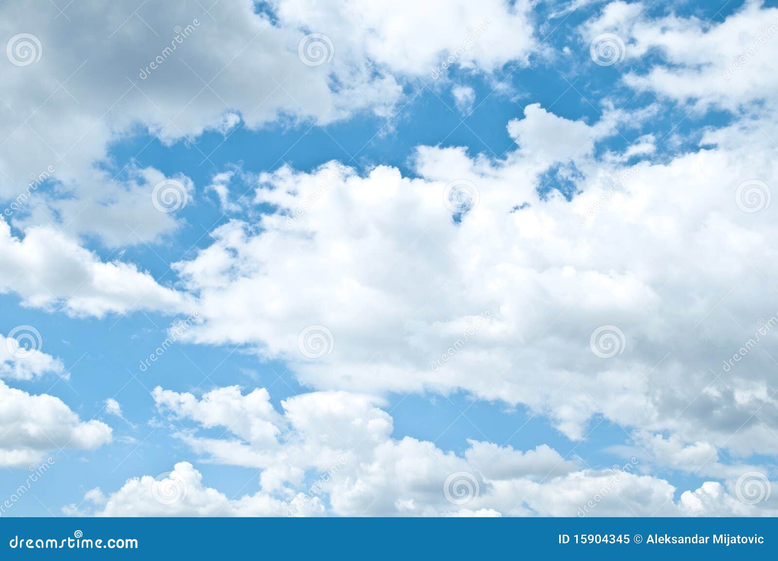 Heller blauer Himmel stockbild. Bild von nektar, kumulus - 15904345