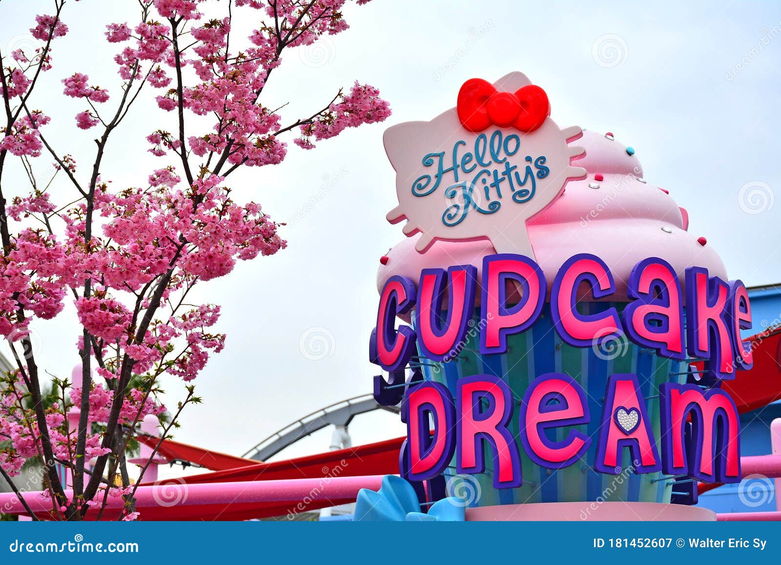 Hello Kitty Cupcake Dream Sign at Universal Studios Japan in Osaka ...