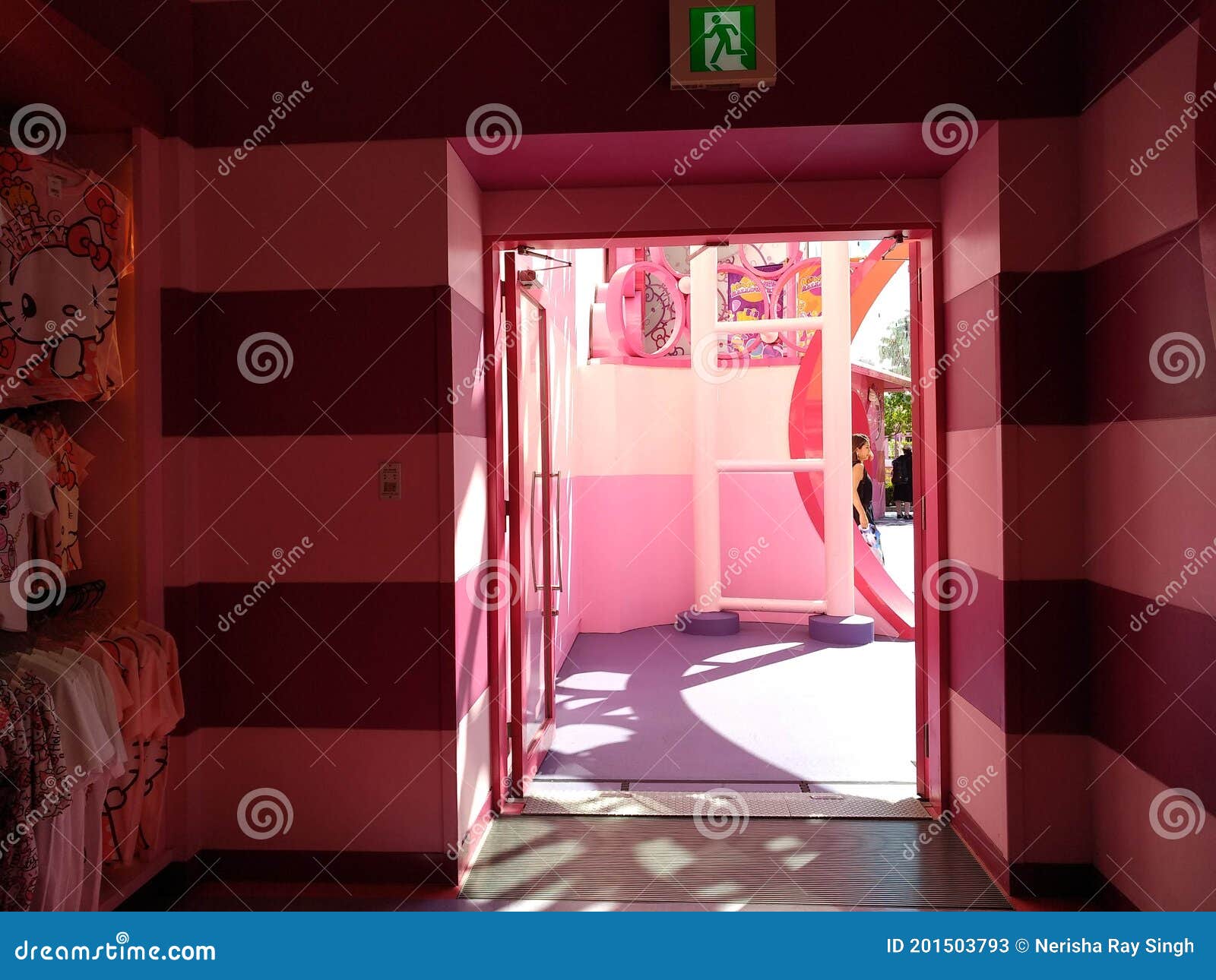 Hello Kitty Store at Universal Studios, Osaka, Japan Editorial Stock ...