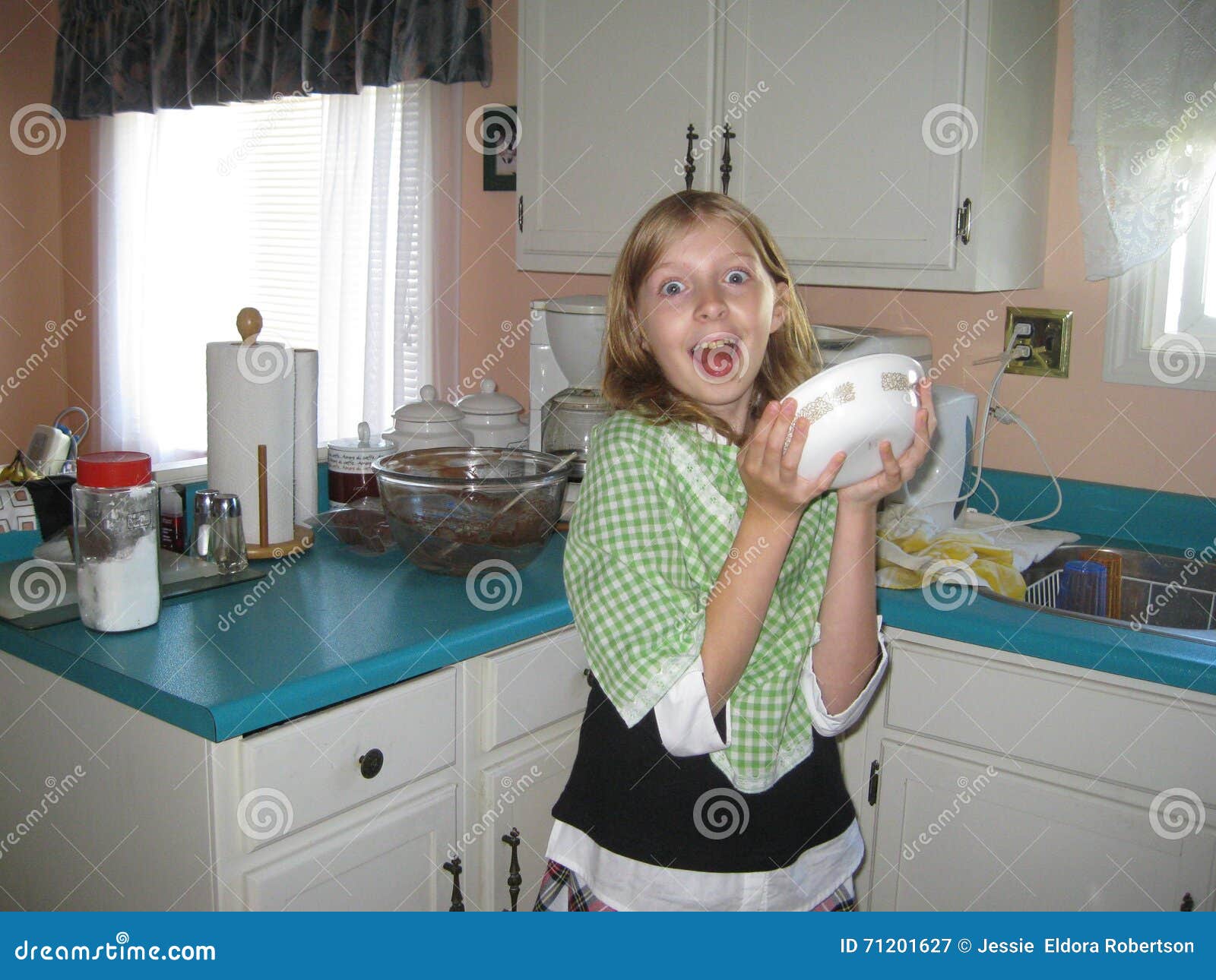 A helper in the kitchen stock image. Image of bowl, backgrounds - 71201627