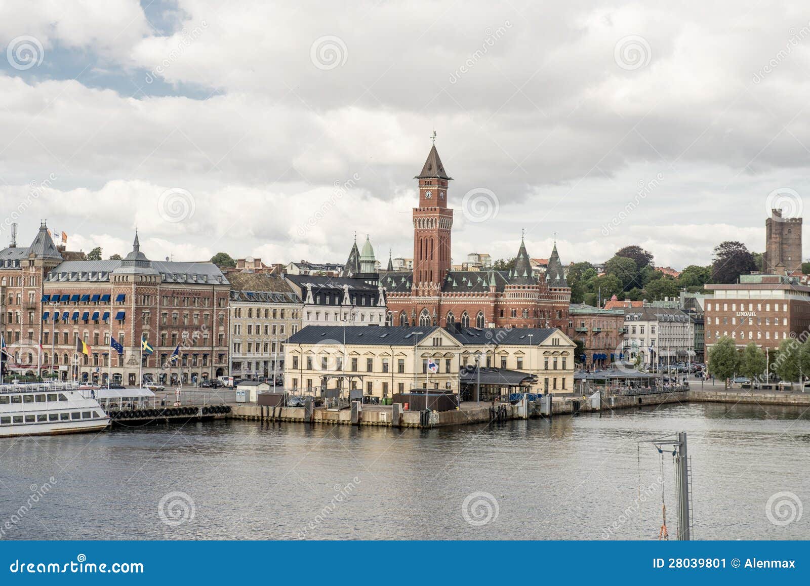 Helsingborg harbor editorial photo. Image of visit, coastline - 28039801