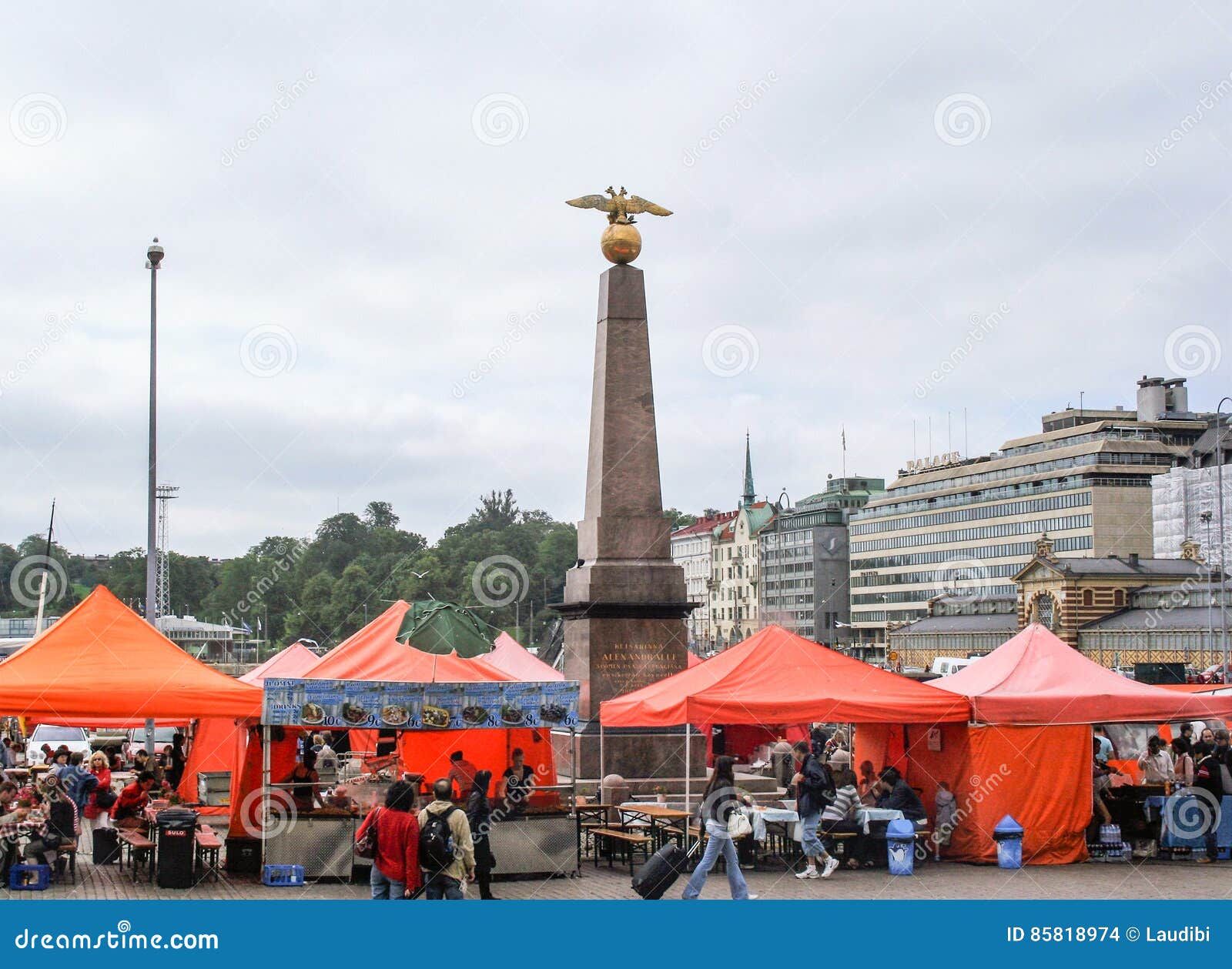 Helsinki Market Square editorial stock image. Image of souvenirs - 85818974