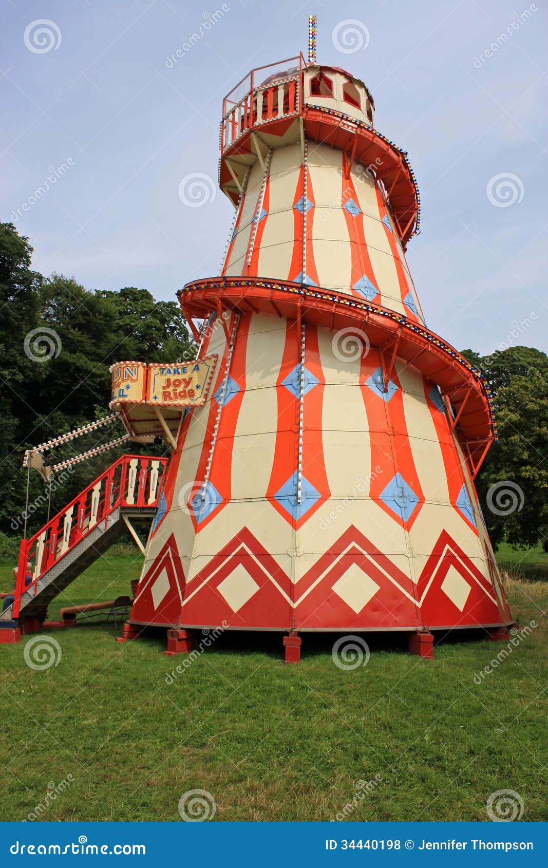 Helter Skelter stock foto. Image of kermis, blauw, vermaak - 34440198