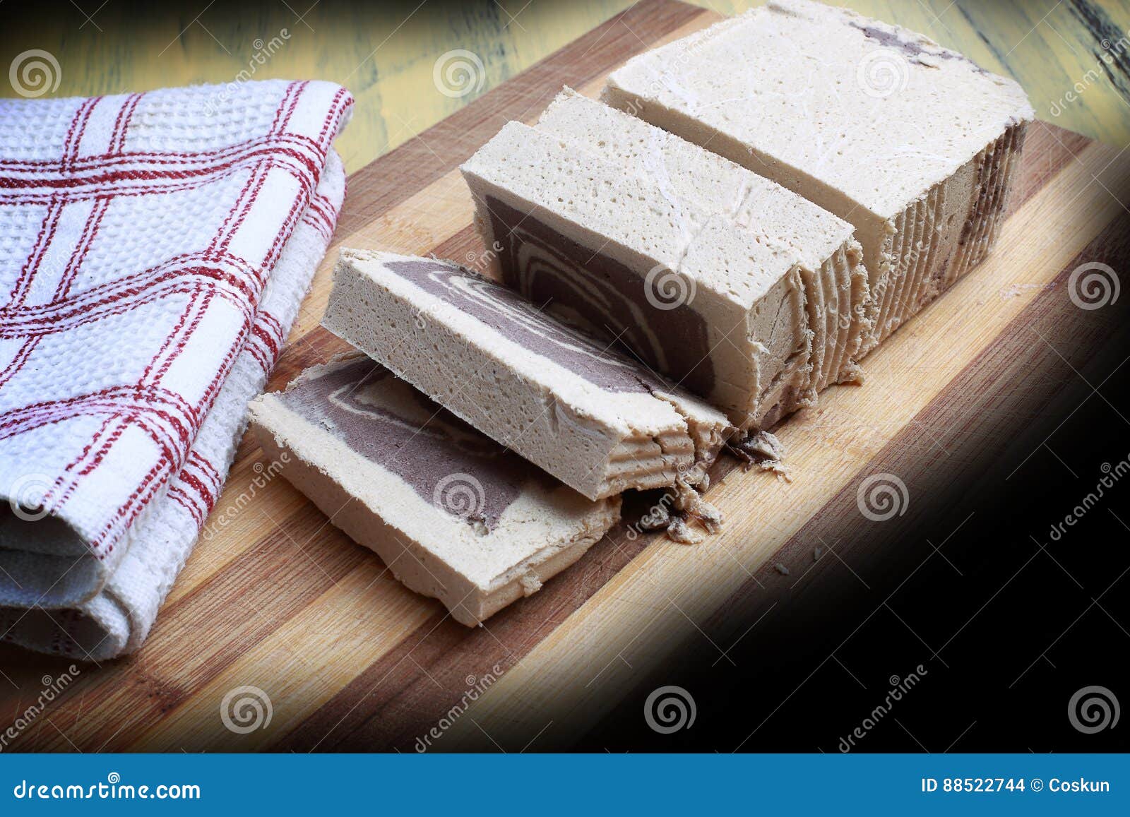 Helva stock foto. Image of besnoeiing, gastronomisch - 88522744