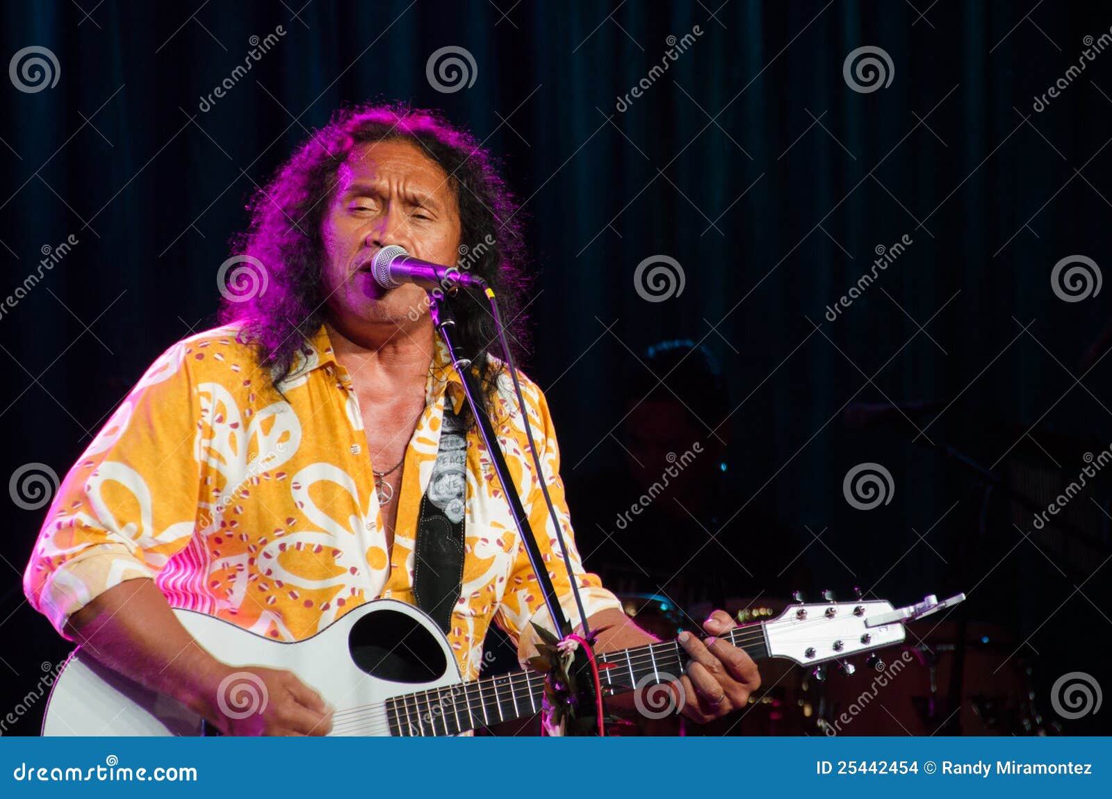 Henry Kapono editorial stock image. Image of resort, entertainer - 25442454