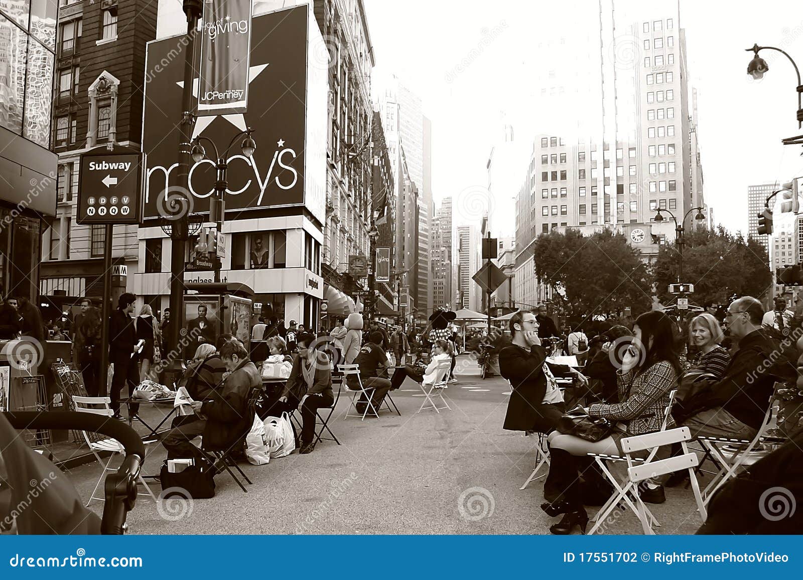 Herald Square in New York City Editorial Photography - Image of 34th ...