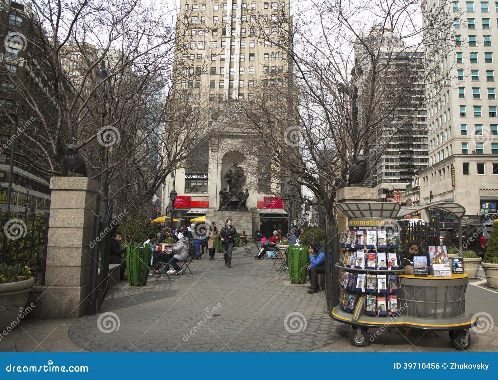 Herald Square Op Broadway in Manhattan Redactionele Foto - Image of ...