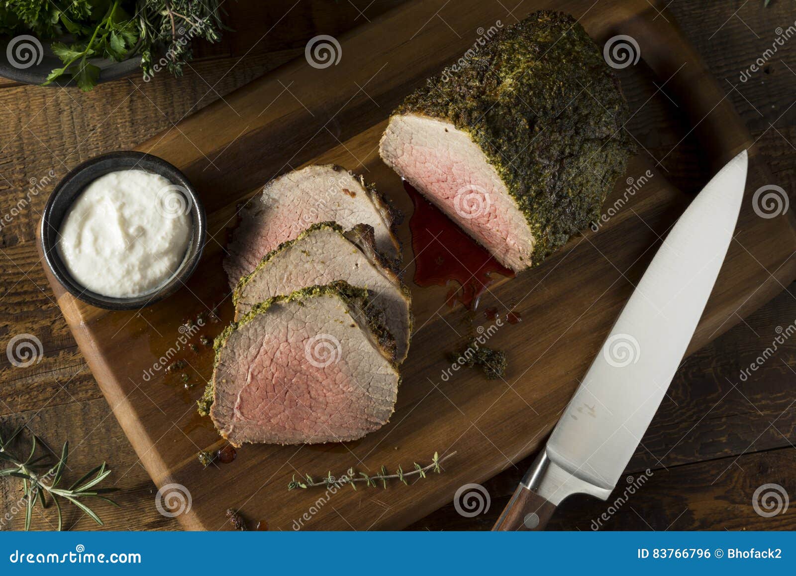 Herb Crusted Roast Beef Hecho En Casa Foto de archivo - Imagen de carne ...