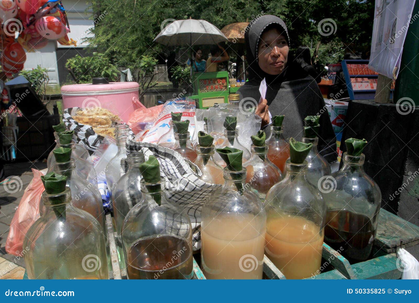 Herbal drinks editorial image. Image of drinks, merchants - 50335825