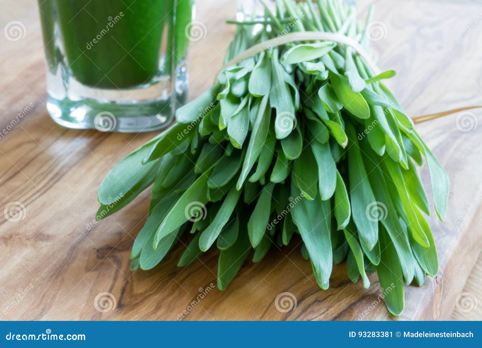 Herbe D'orge Verte Et Un Tir D'herbe D'orge Image stock - Image du ...
