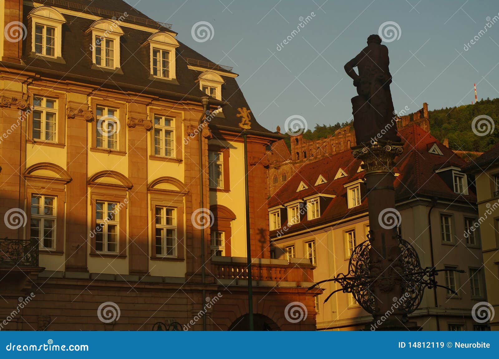 Hercules Statue and Schloss, Heidelberg Stock Image - Image of daylight ...