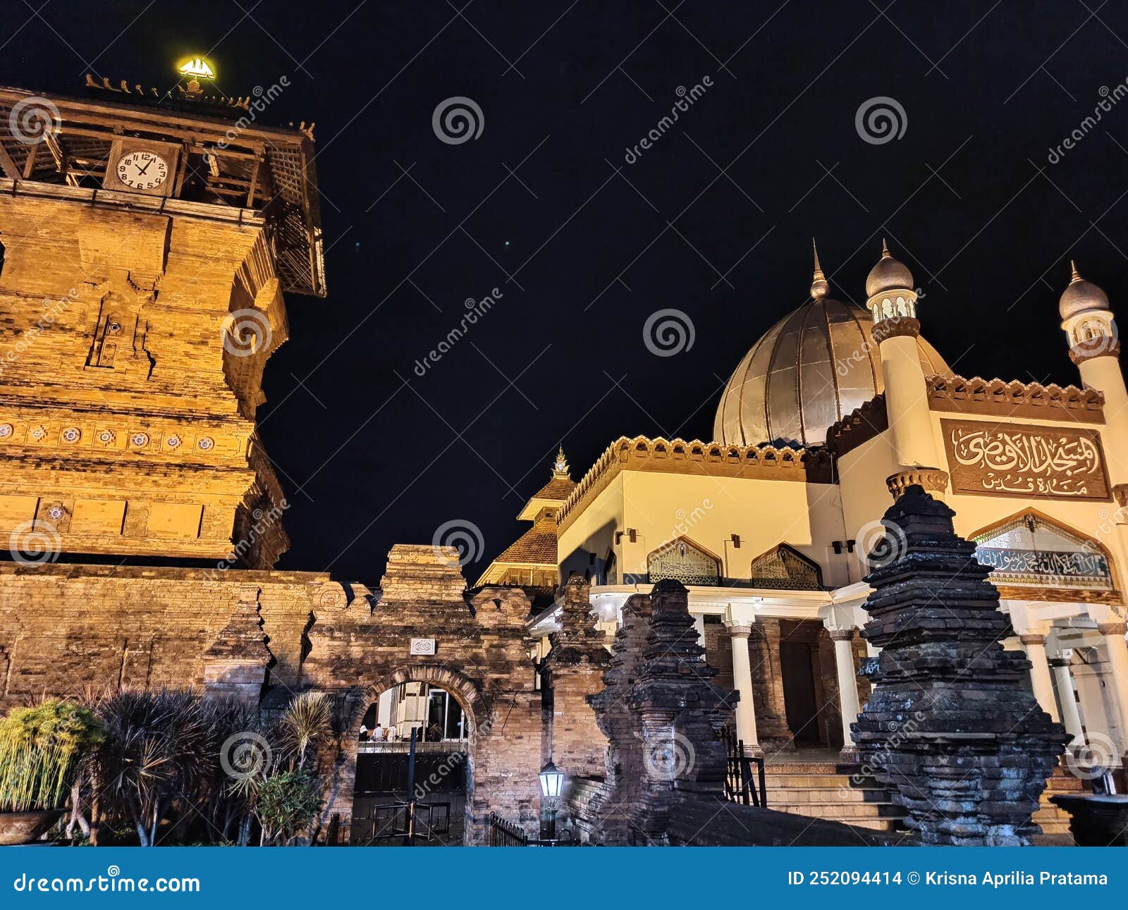 Heritage Mosque since 1500 in Kudus Stock Photo - Image of night, kudus ...