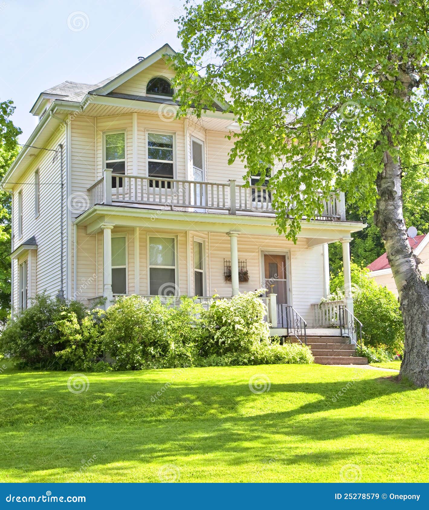 Heritage North American Home Stock Image - Image of american, housing ...