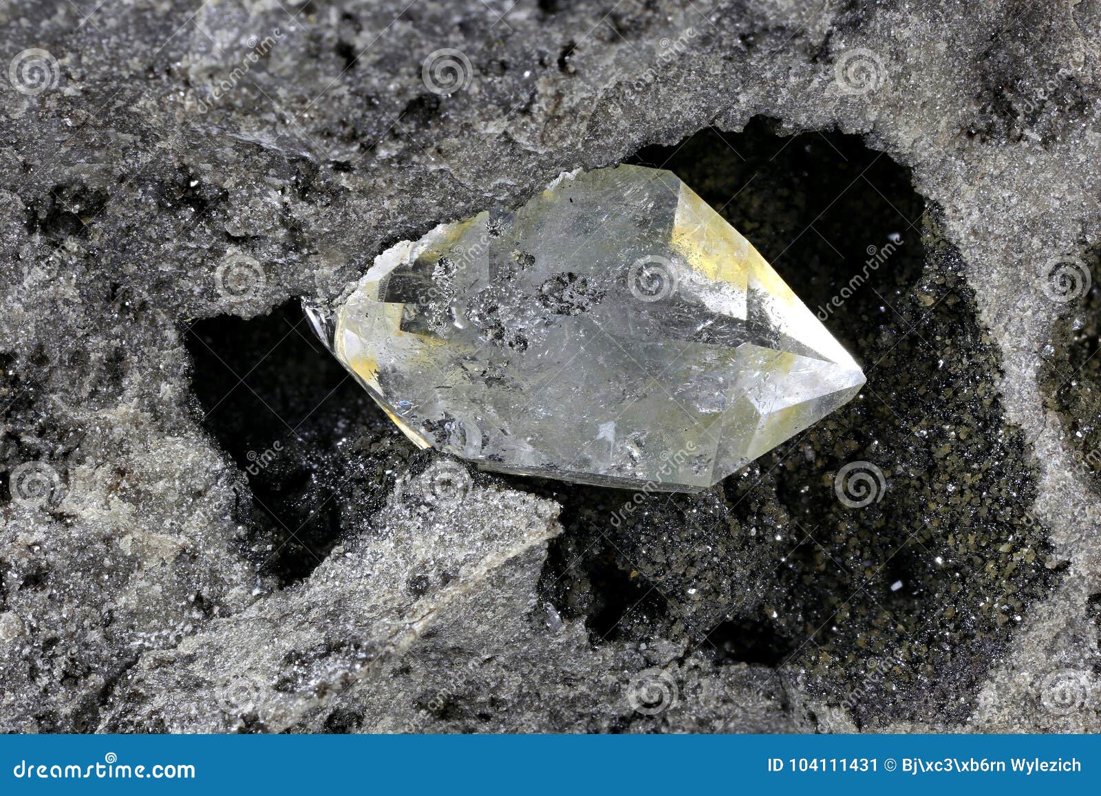 Herkimer-Diamant stockbild. Bild von rauh, grafschaft - 104111431