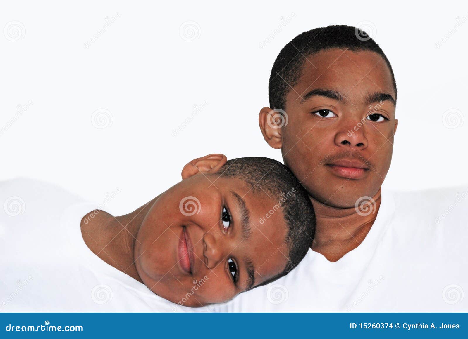 Hermanos Adolescentes Negros Foto de archivo - Imagen de alegre ...