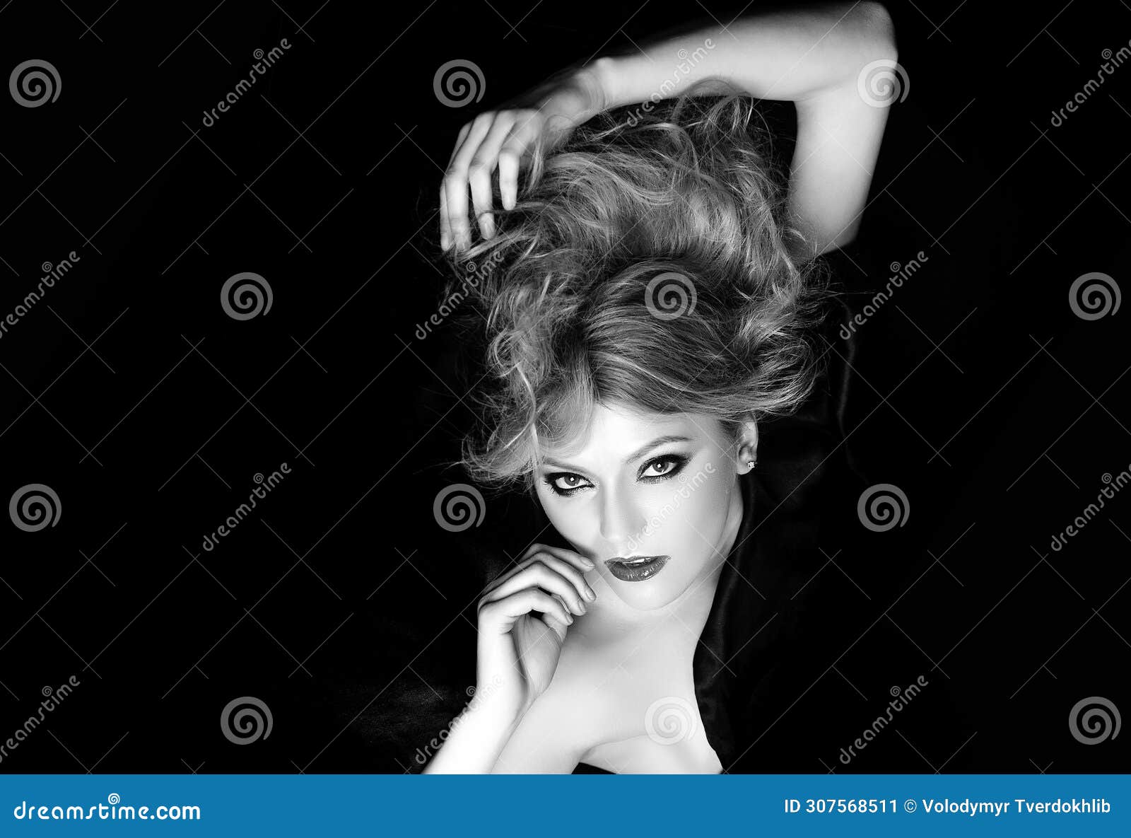 Hermosa Mujer Chica Tierna. Hermosa Cara De Chica Modelo. Imagen de ...