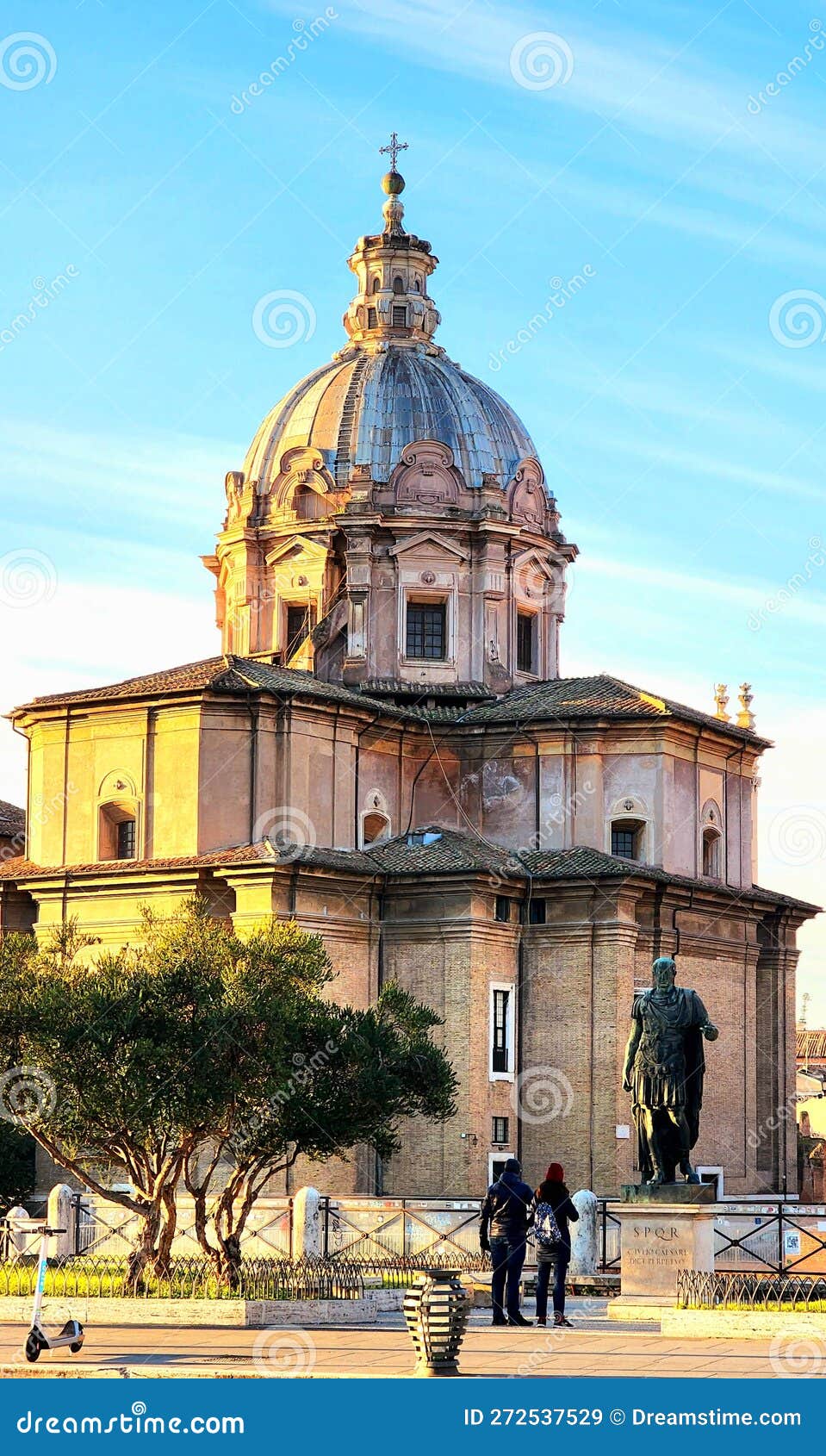 Hermosos Edificios De Roma Italia Imagen de archivo editorial - Imagen ...