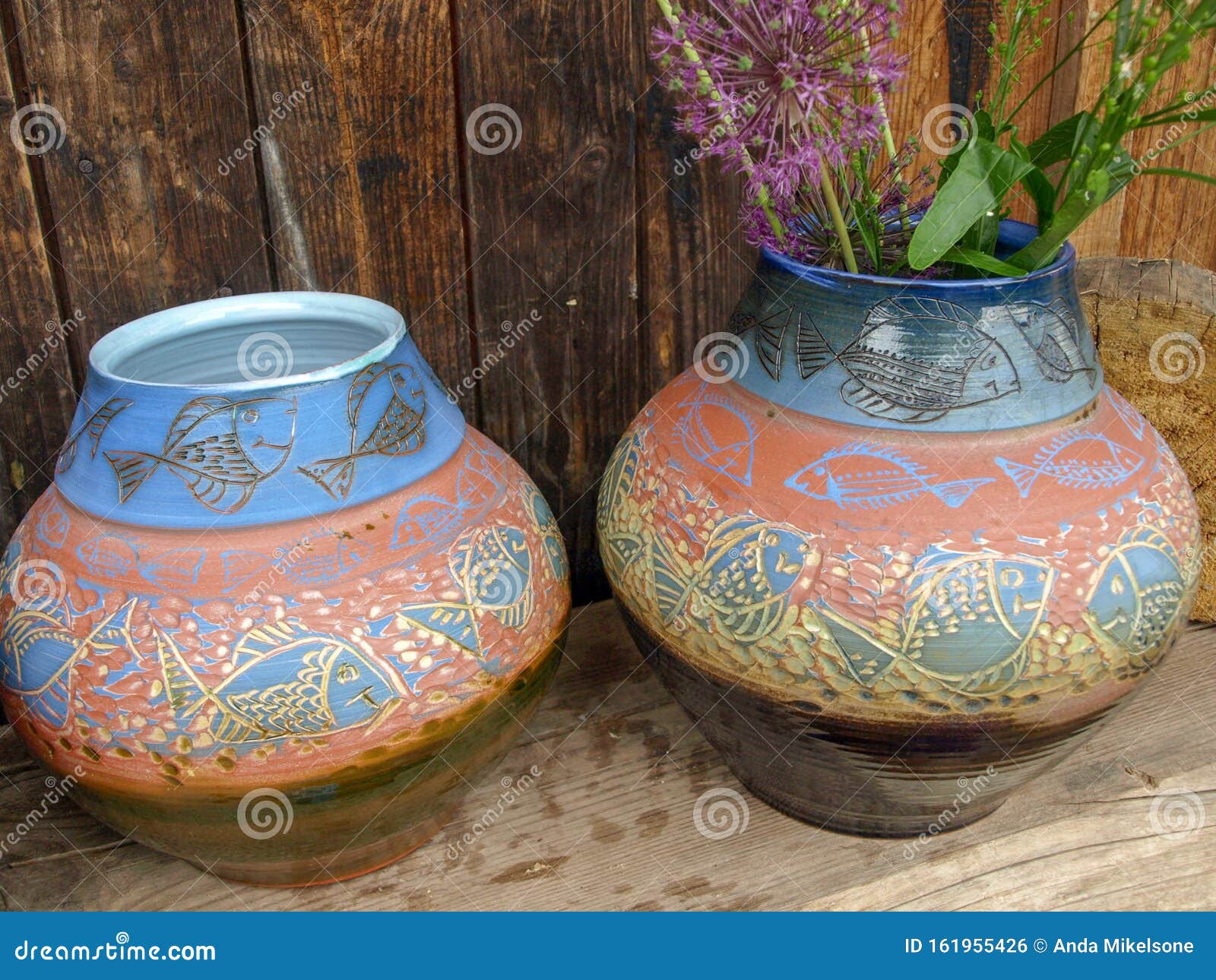 Hermosos Jarrones De Arcilla Decorados Foto de archivo - Imagen de ...