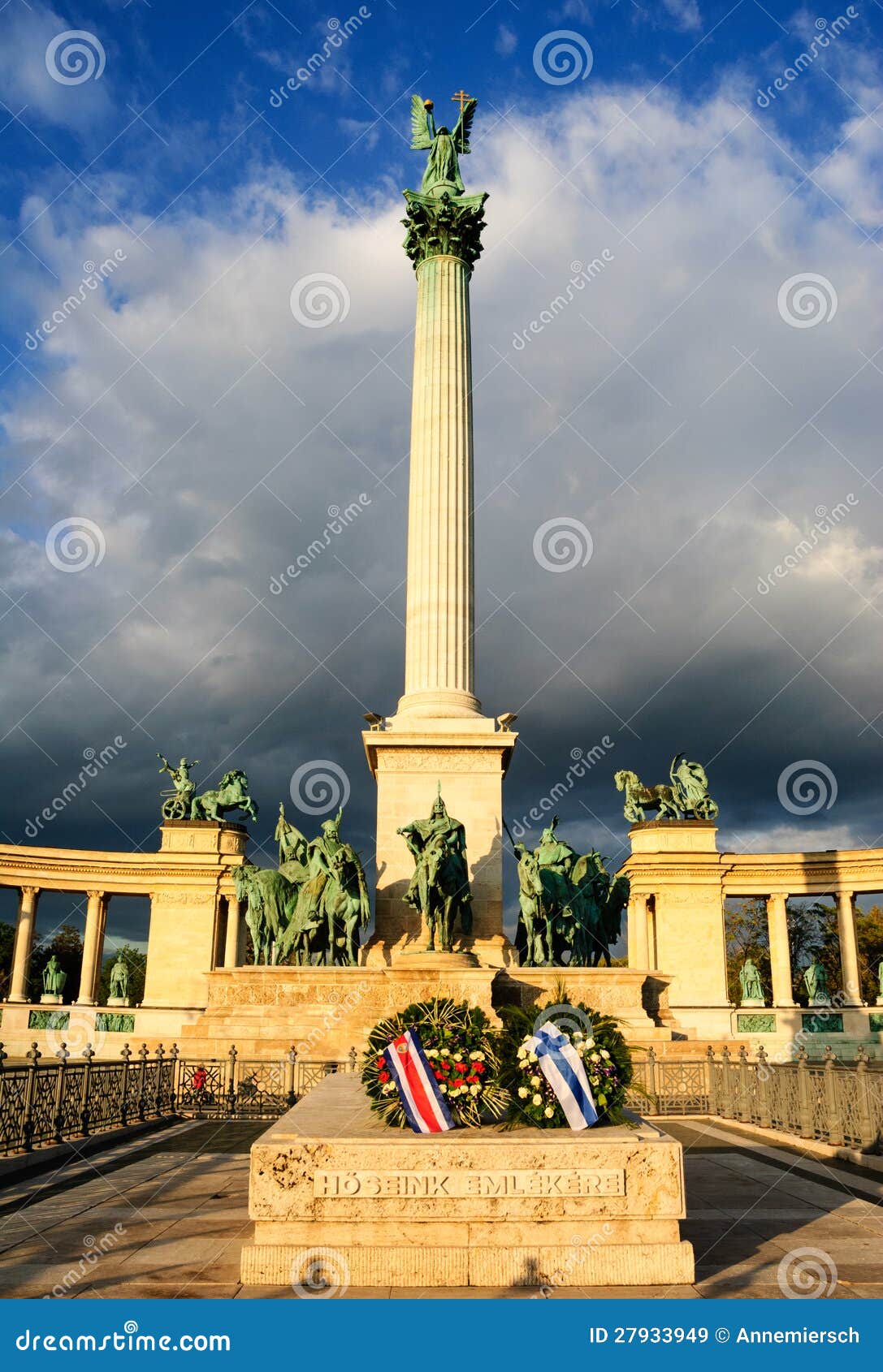 Hero square budapest stock image. Image of hungary, country - 27933949