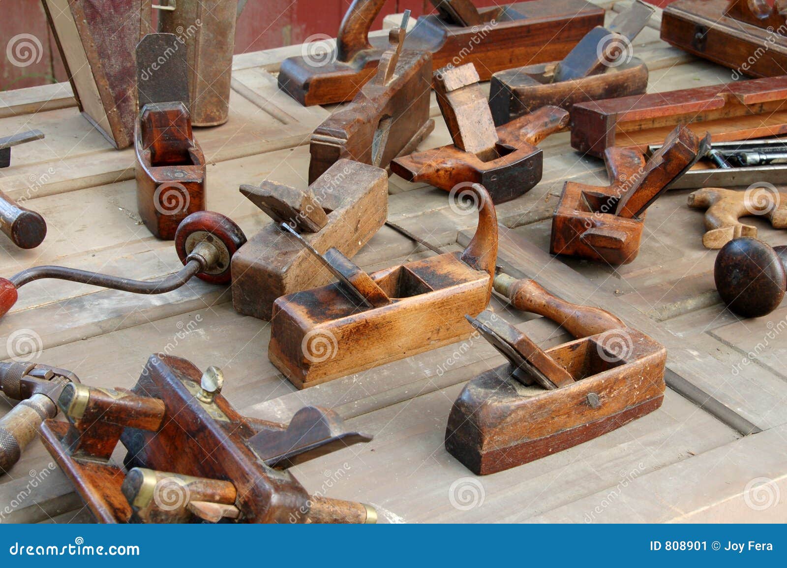 Herramientas Antiguas Del Carpintero Imagen de archivo - Imagen de ...