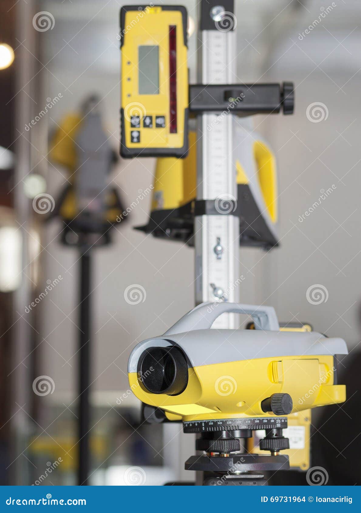 Herramientas De La Topografía Foto de archivo - Imagen de estructura ...