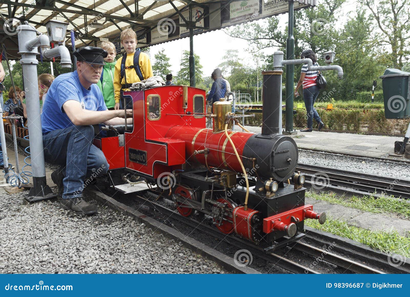 Hersteller Van De Stoom De Miniatuurtrein Redactionele Fotografie ...