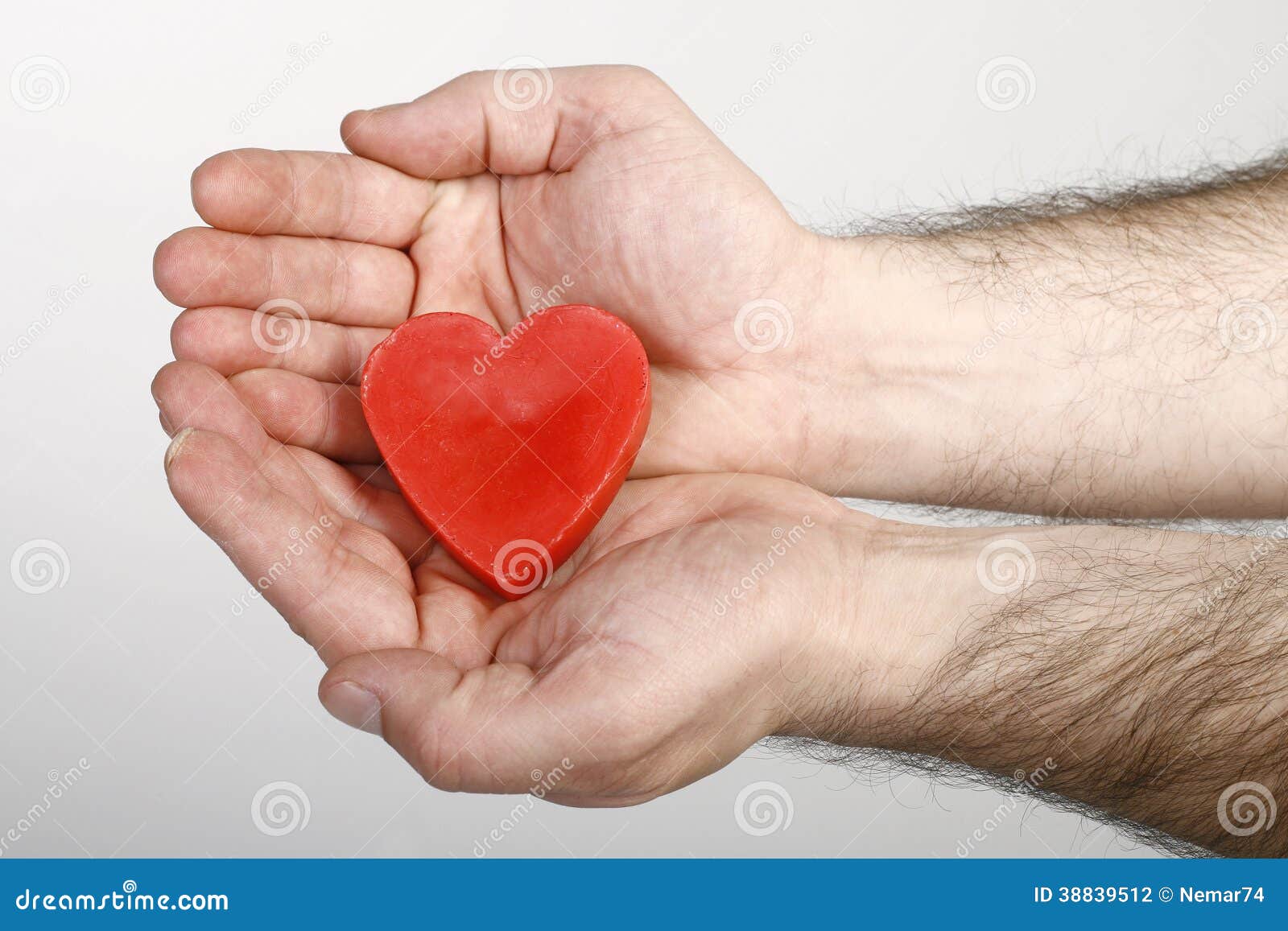 Herz in der Hand stockfoto. Bild von hoffnung, liebevoll - 38839512