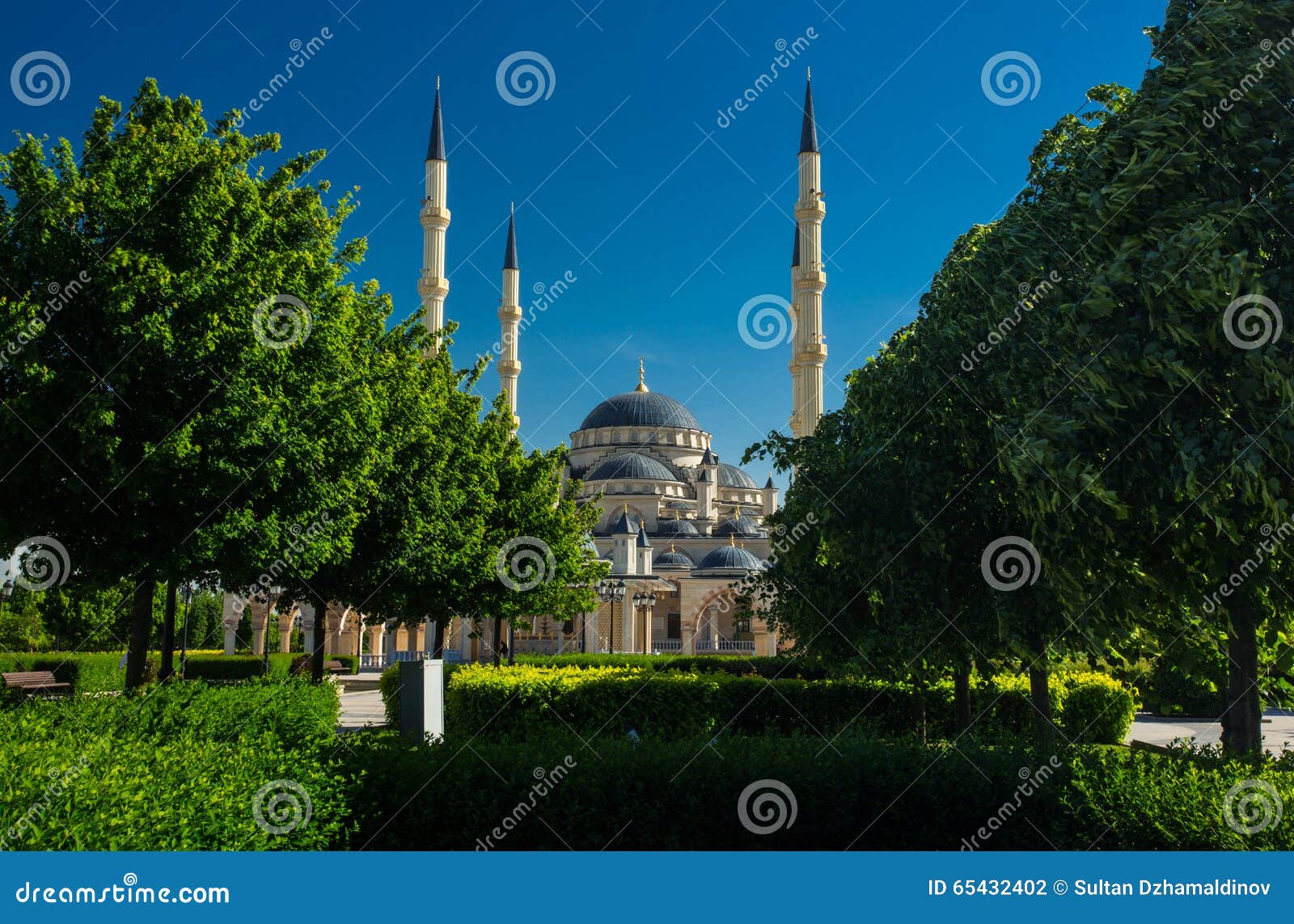 Herz Von Tschetschenien-Moschee in Grosny Stockfoto - Bild von islam ...