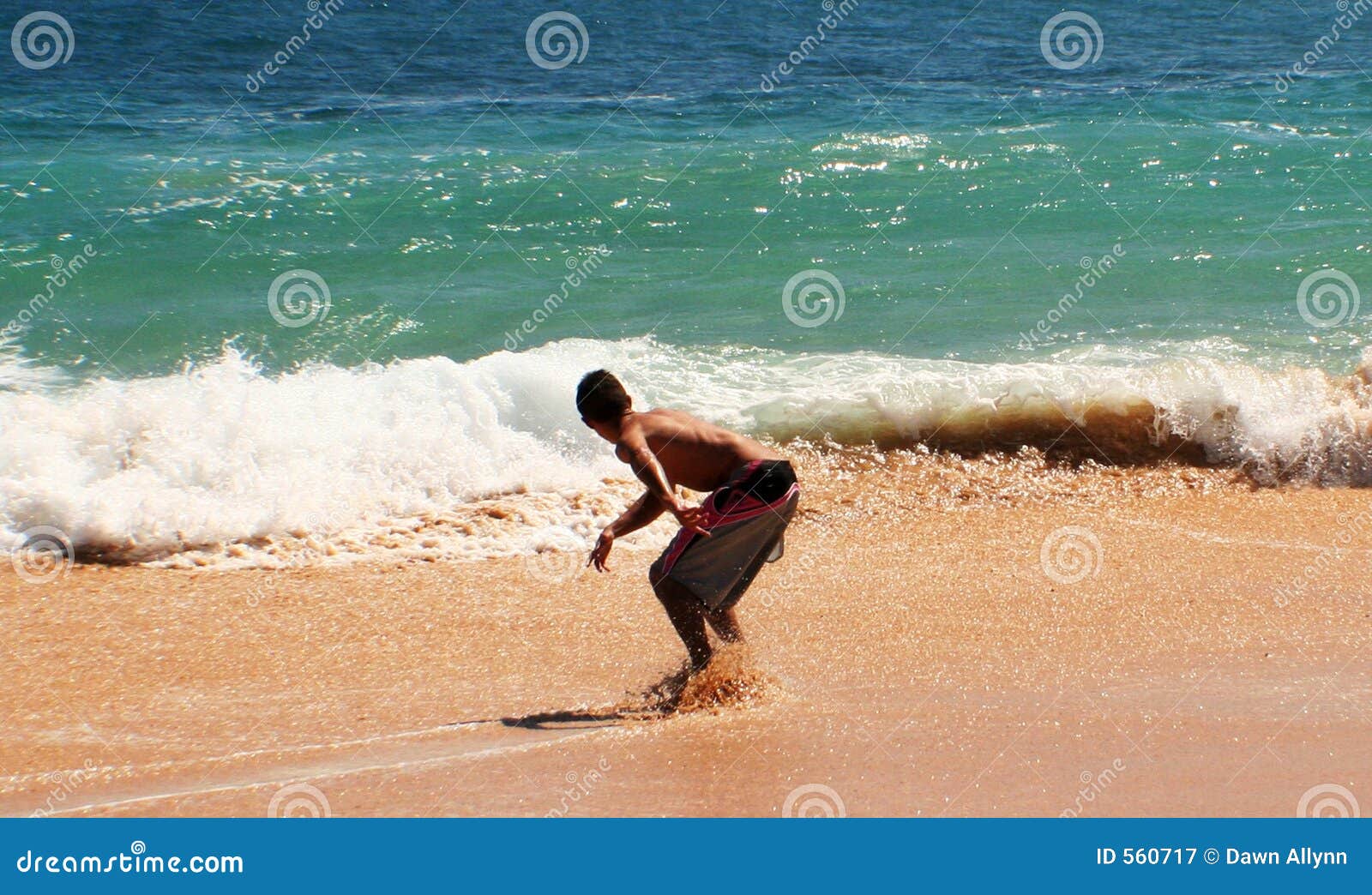 Het afromen stock afbeelding. Image of buiten, actief, oceaan - 560717