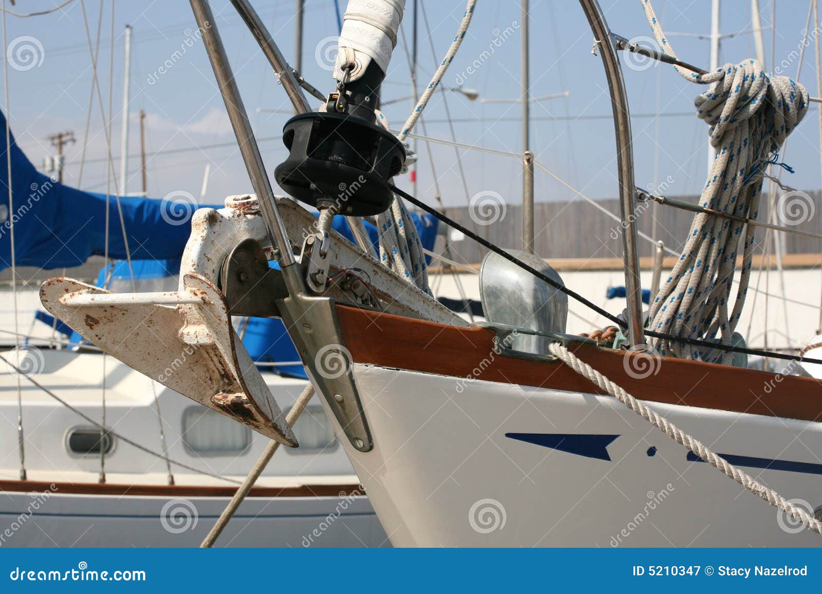 Het anker van de zeilboot stock afbeelding. Image of haak - 5210347