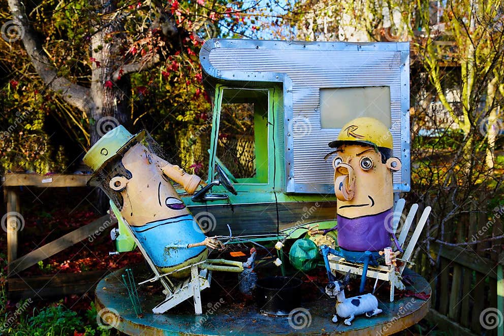 Het Art. Van Het De Kunstafval Van De Kampeerauto'stroep Redactionele ...