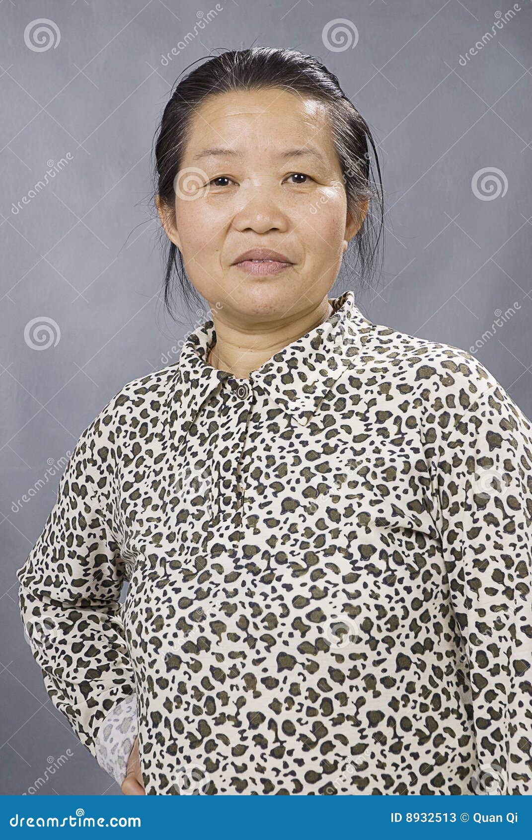 Het Beeld Van Het Portret Van Een Oude Chinese Vrouw Stock Afbeelding ...