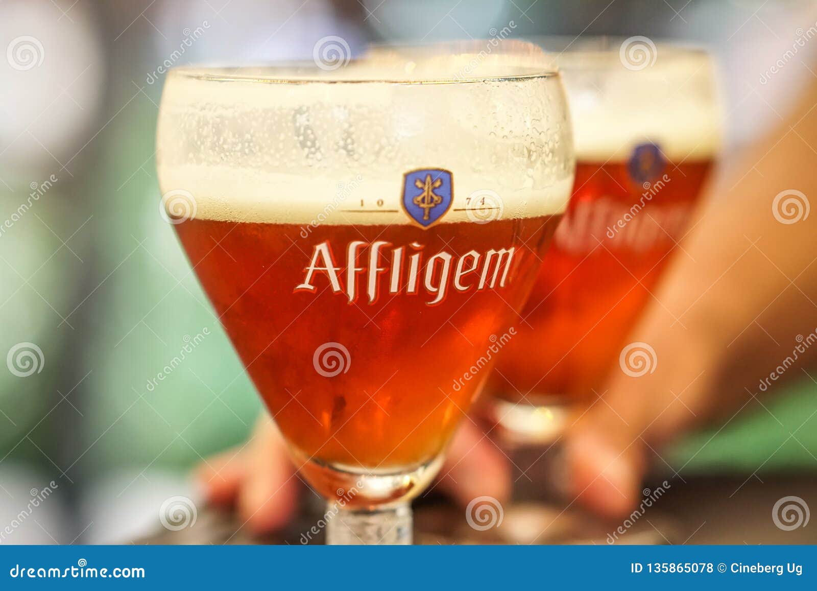 Het Belgische Rode Bier Van De Affligemabdij Redactionele Stock Foto ...
