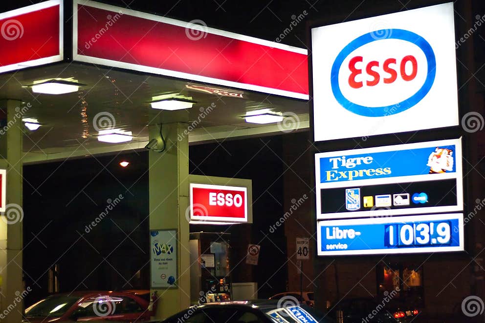 Het Benzinestation Van Esso Redactionele Afbeelding - Image of prijzen ...