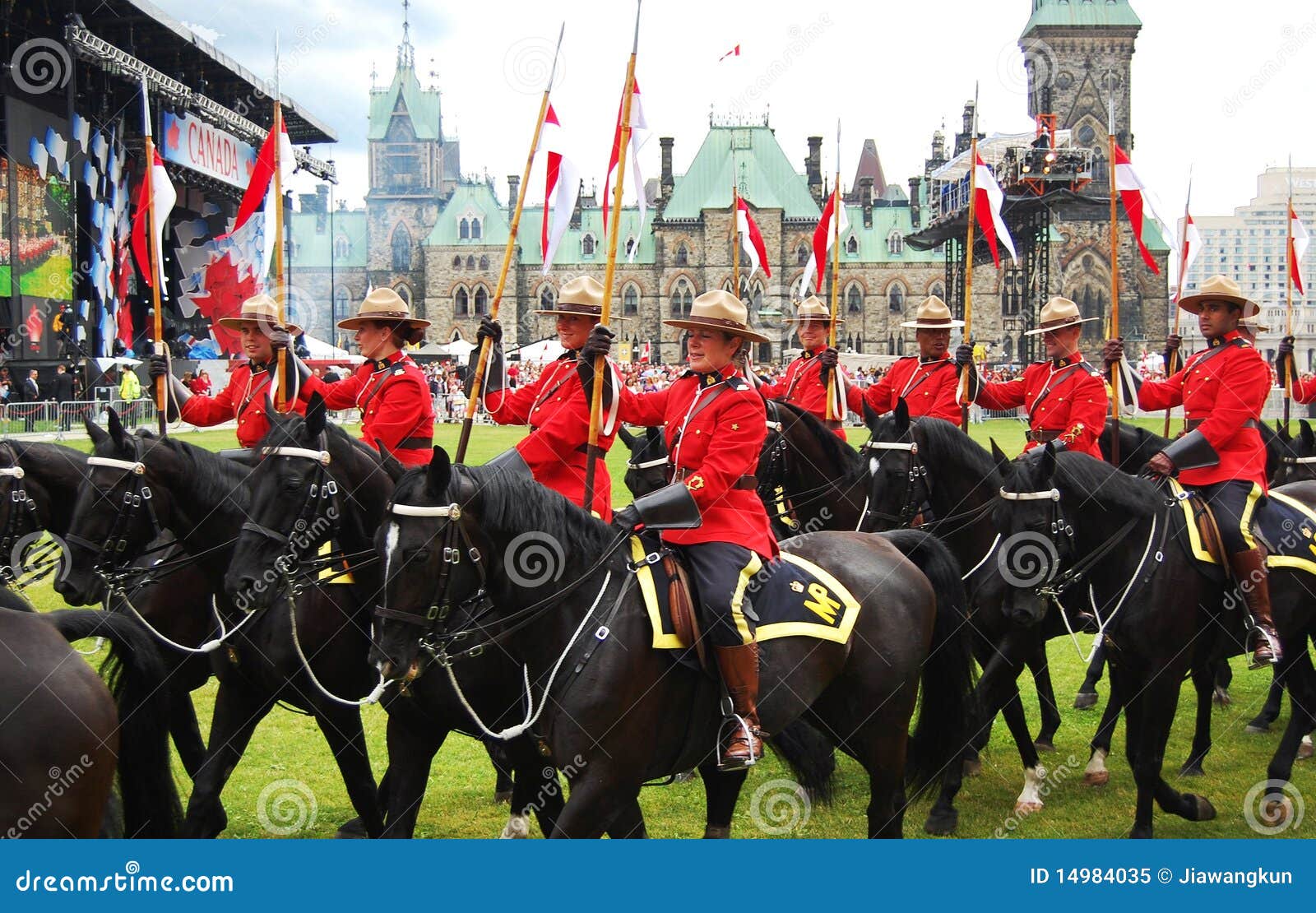 Het Berijden Van De Dag RCMP Van Canada Paarden in Ottawa Redactionele ...