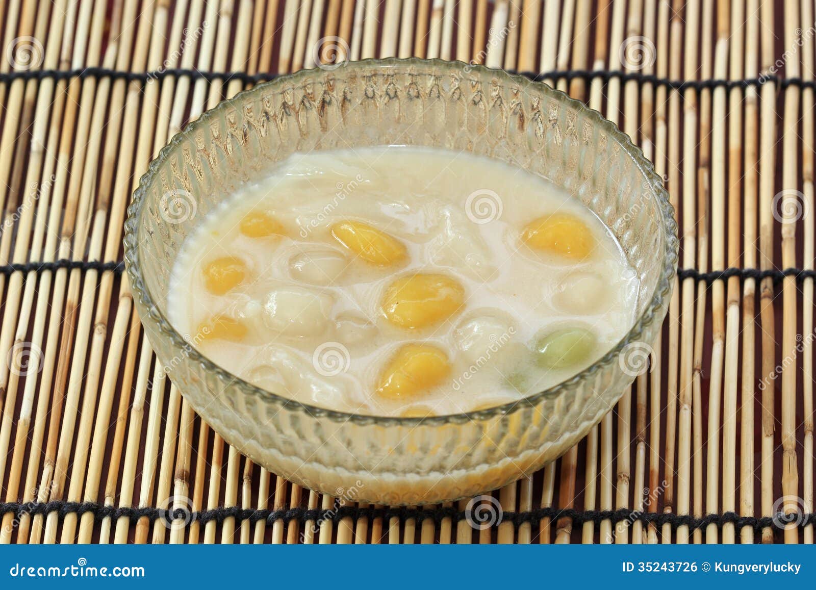 Het Beroemde Dessert Van Thailand (Bua Loi) Stock Foto - Image of ...