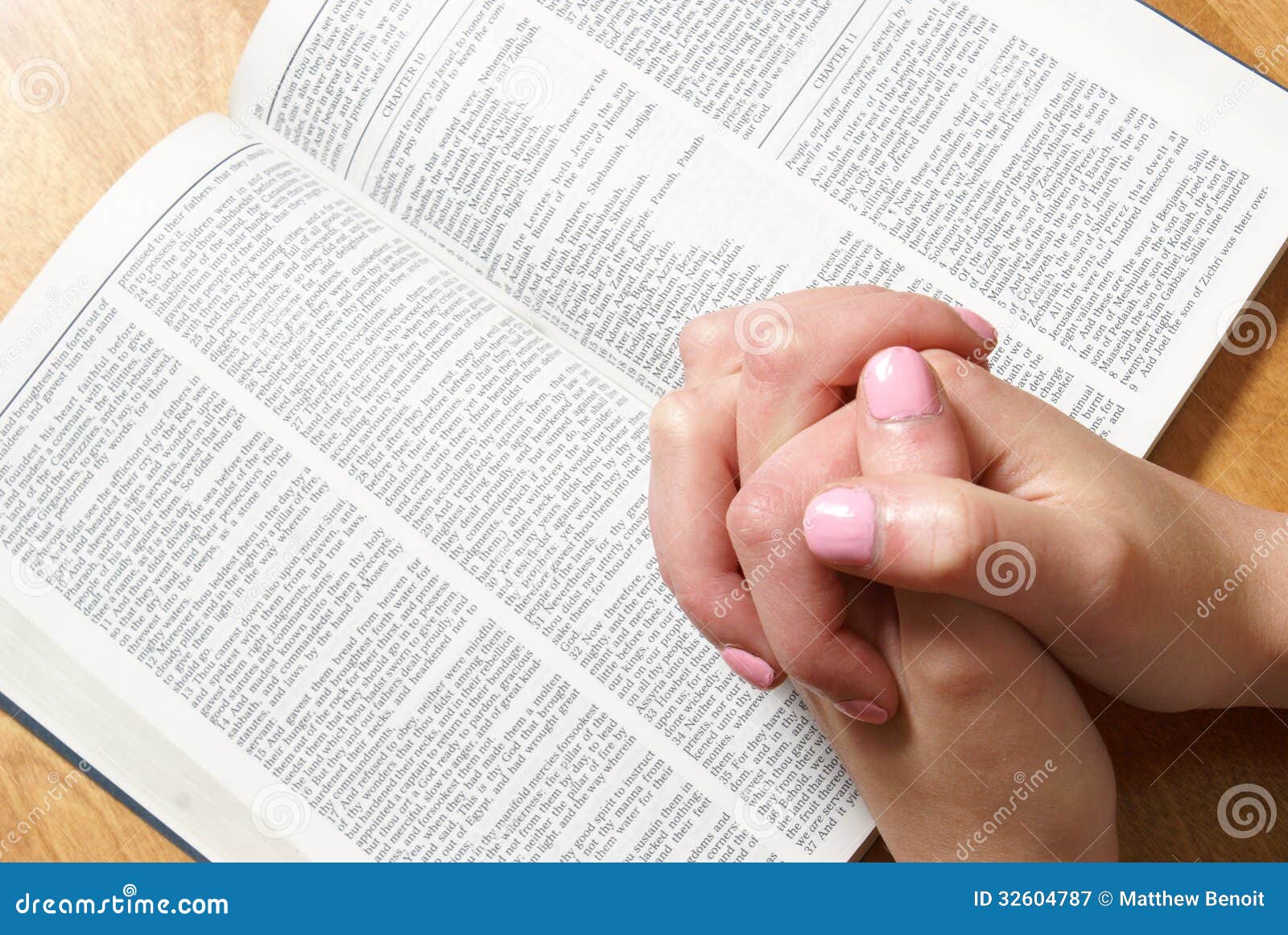 Het bidden Handen stock afbeelding. Image of horizontaal - 32604787