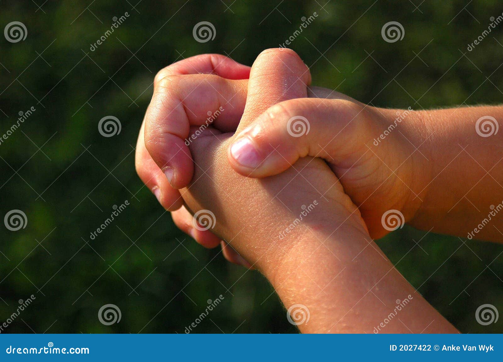 Het Bidden Van Het Kind Handen Stock Foto - Image of controle, spel ...