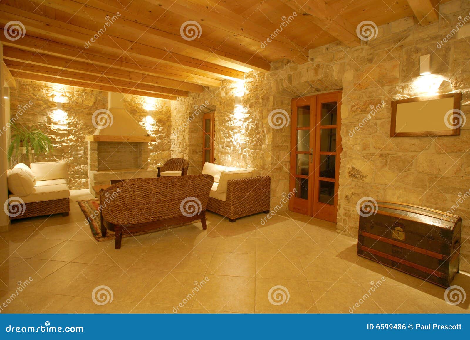 Het Binnenland Van De De Steenvilla Van De Luxe Stock Foto - Image of ...