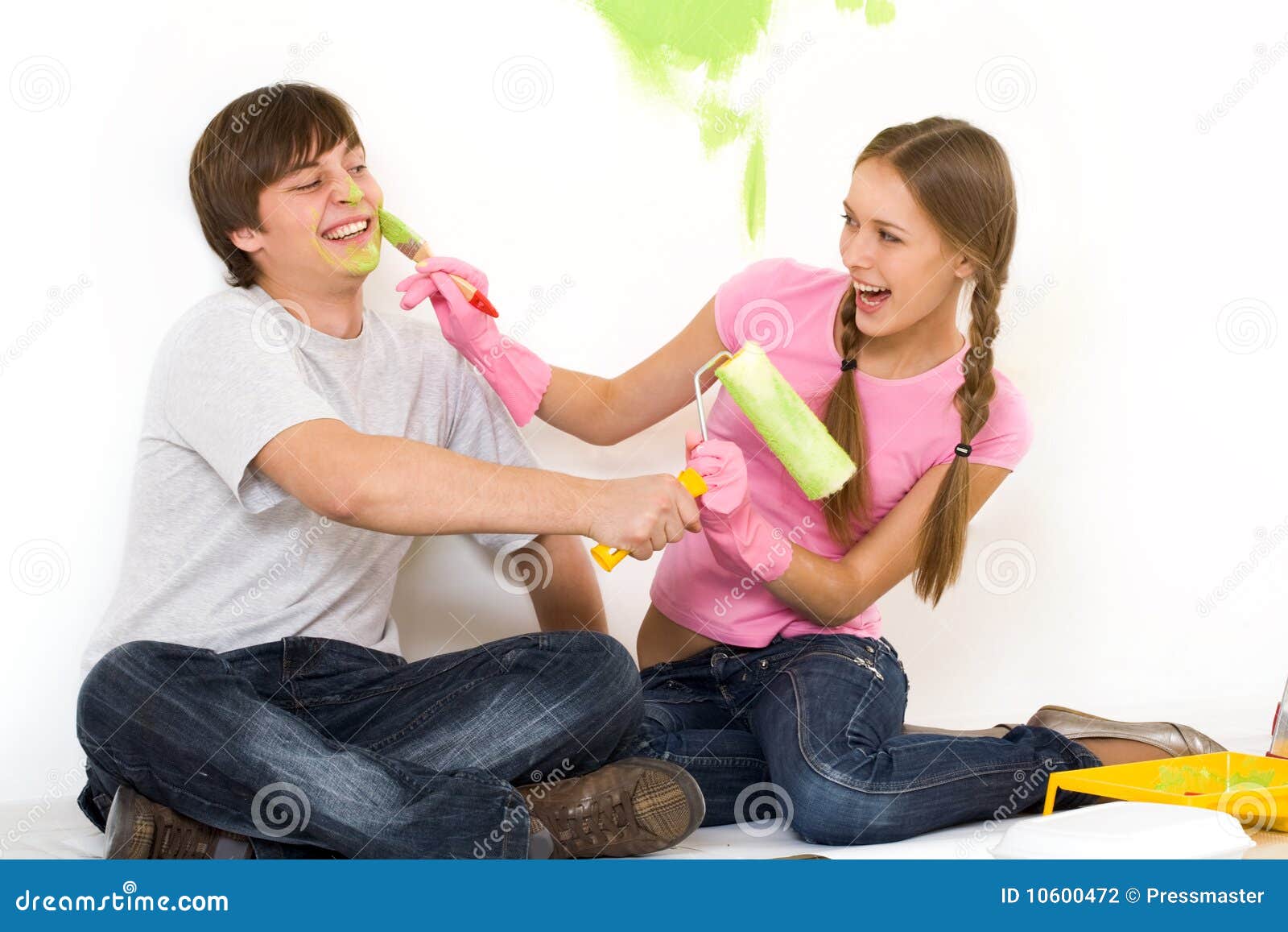 Het blije schilderen stock foto. Image of kunstenaar - 10600472