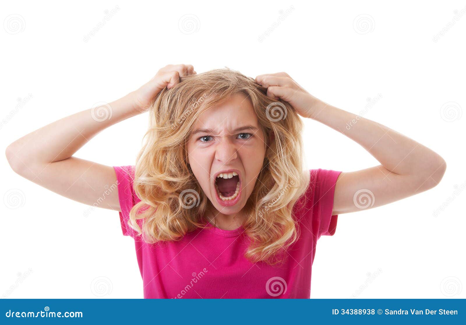 Het Boze Meisje Trekt Haar Haar Stock Foto - Image of roze, blond: 34388938